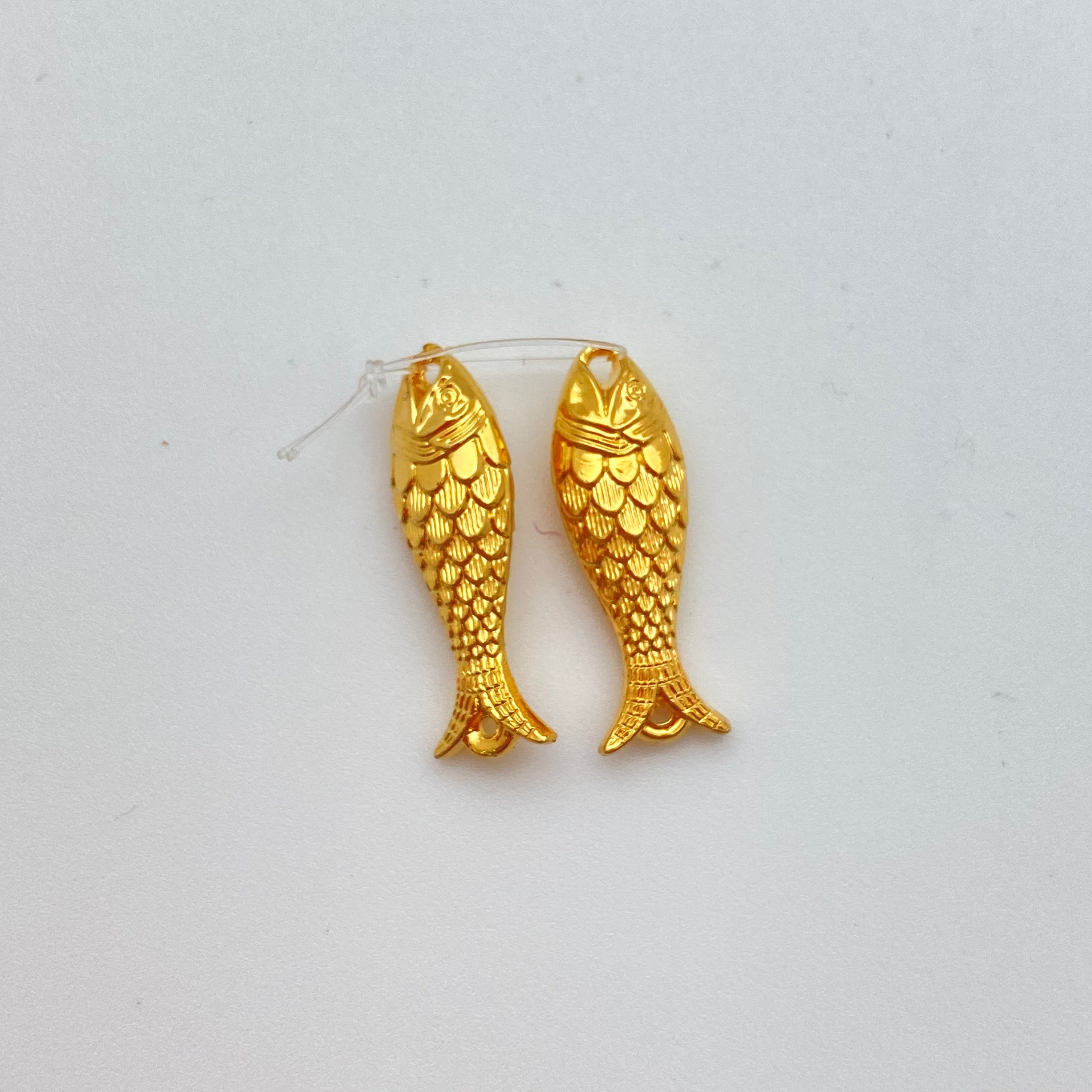 Fish Drop 28mm Gold | Ava Motherwell Collection