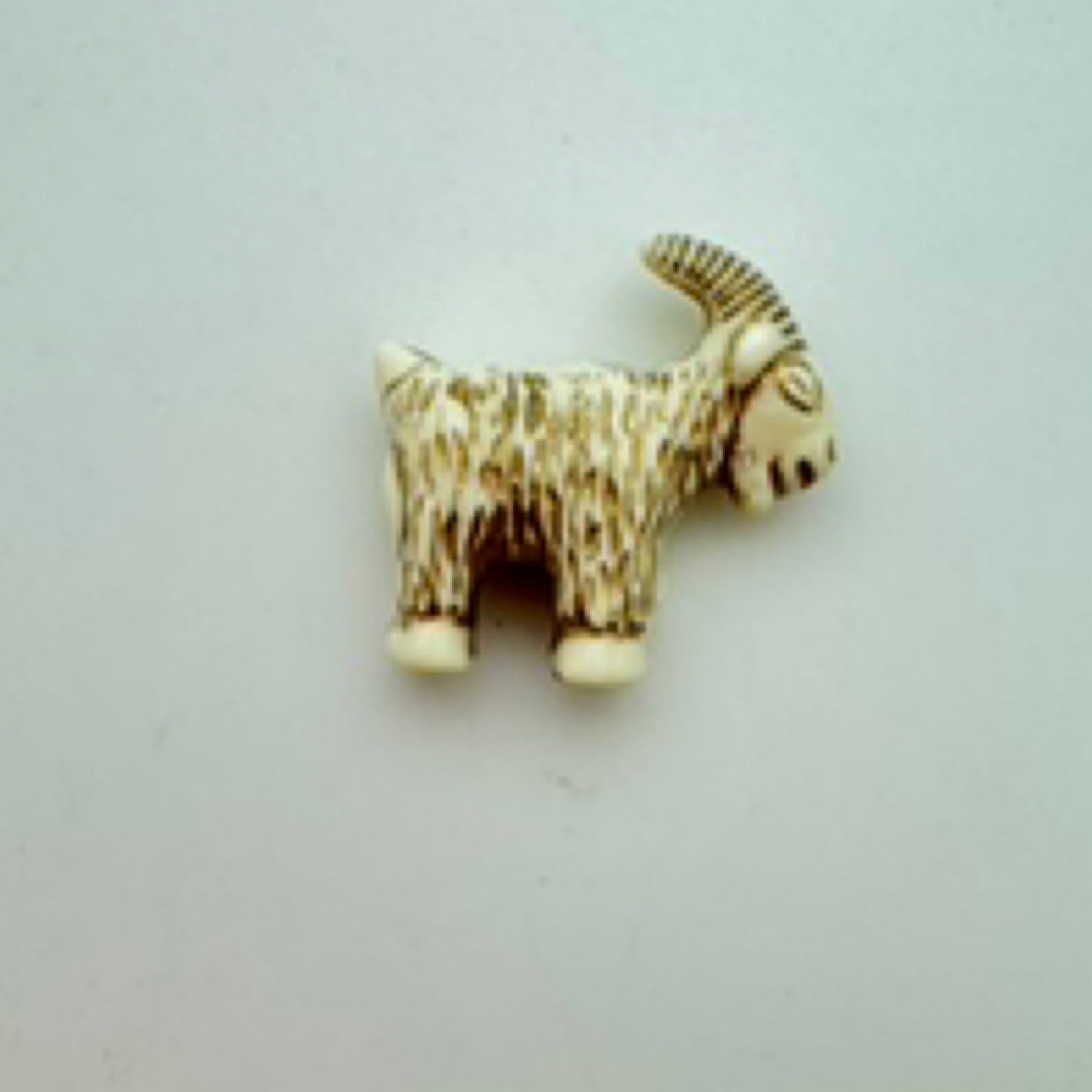 Goat Bead 24x23mm Ivory/gold | Ava Motherwell Collection